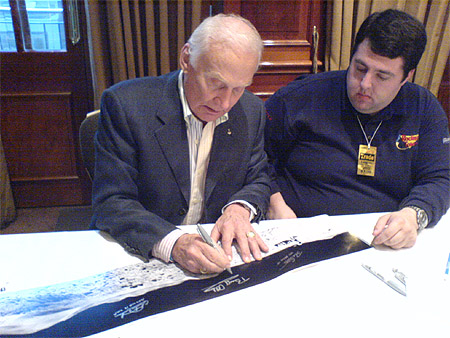 Pete Conrad the first righty? - collectSPACE: Messages